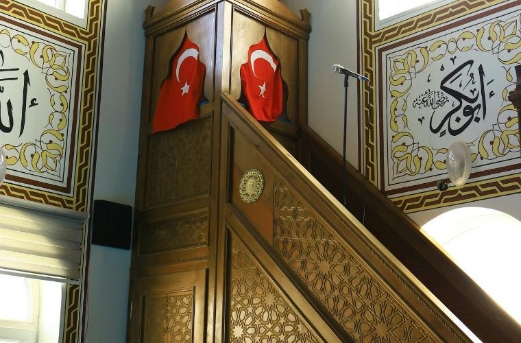 Rüyada Minber Görmek Ne Anlama Gelir?